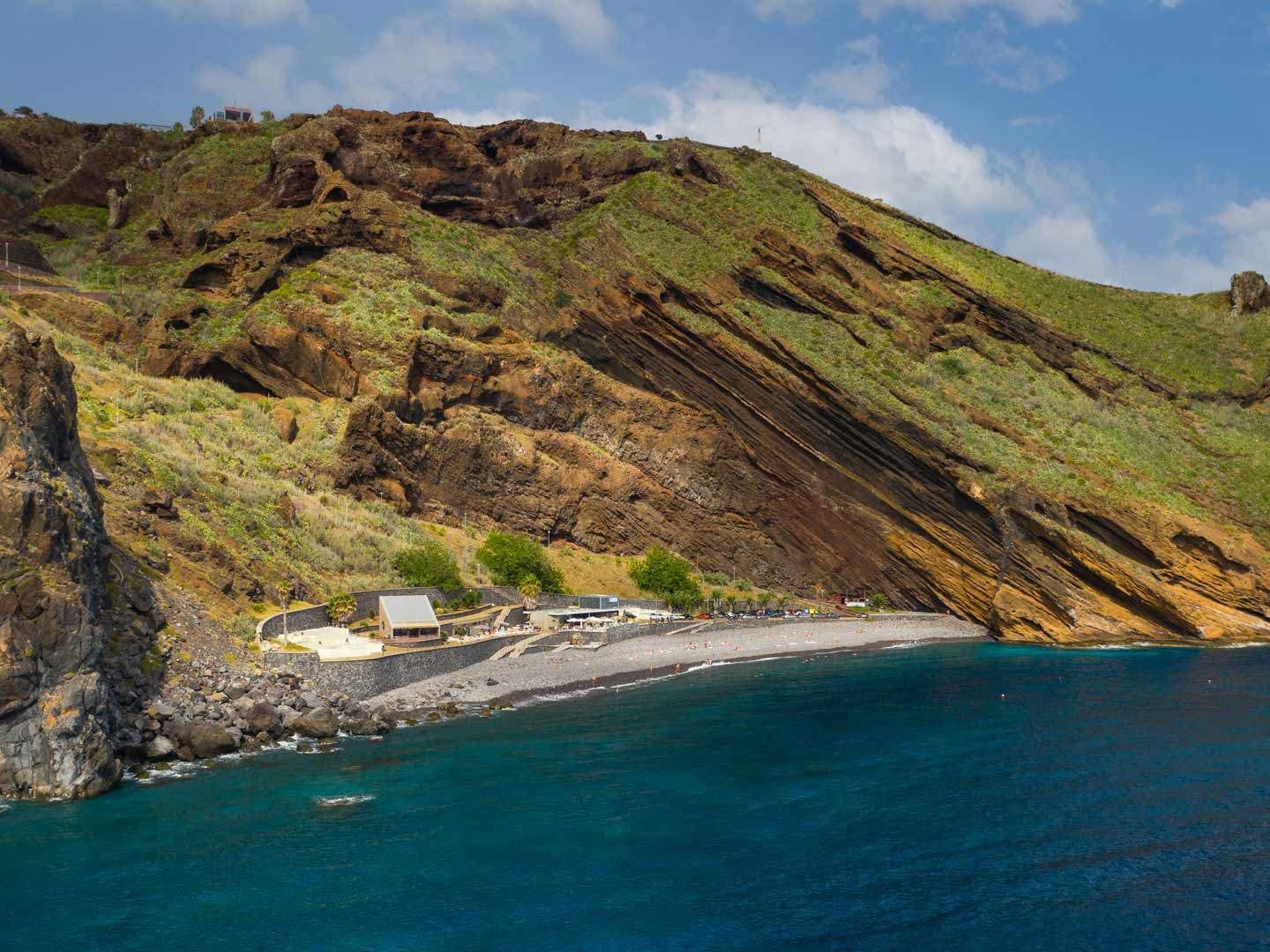As 10 melhores praias da Madeira para aproveitares o sol